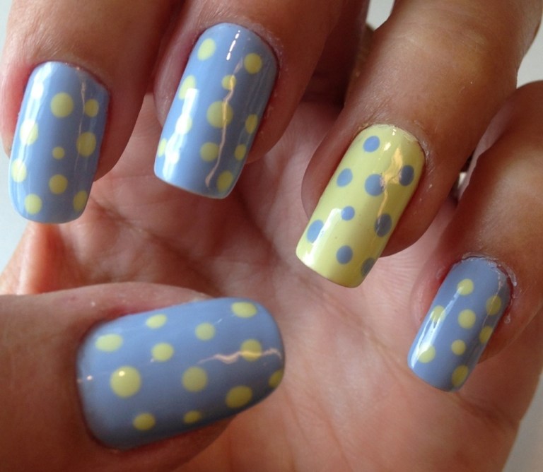 Nails of the week: Spotty blue and yellow | So Many Lovely Things